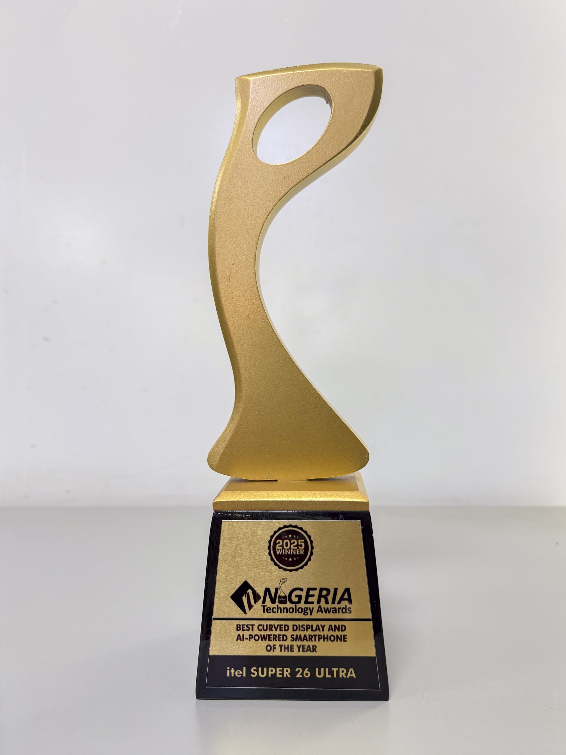 itel SUPER 26 Ultra Wins “Best Curved Display & AI-Powered Smartphone ...